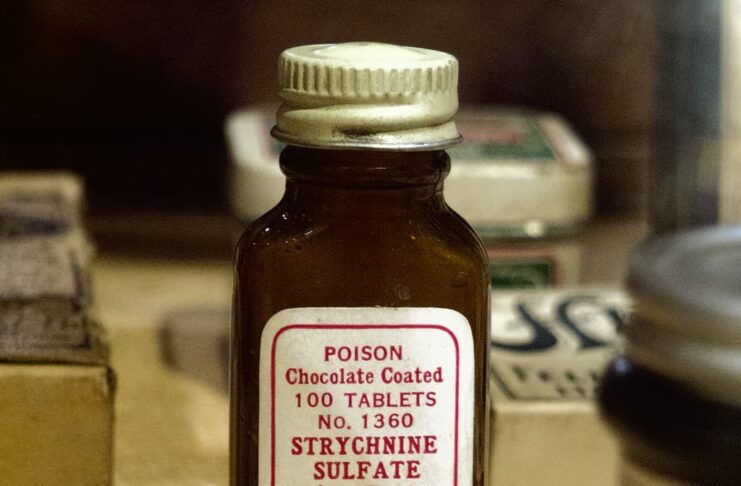 10 Deadliest Poisons In The World - WhatDeWhat